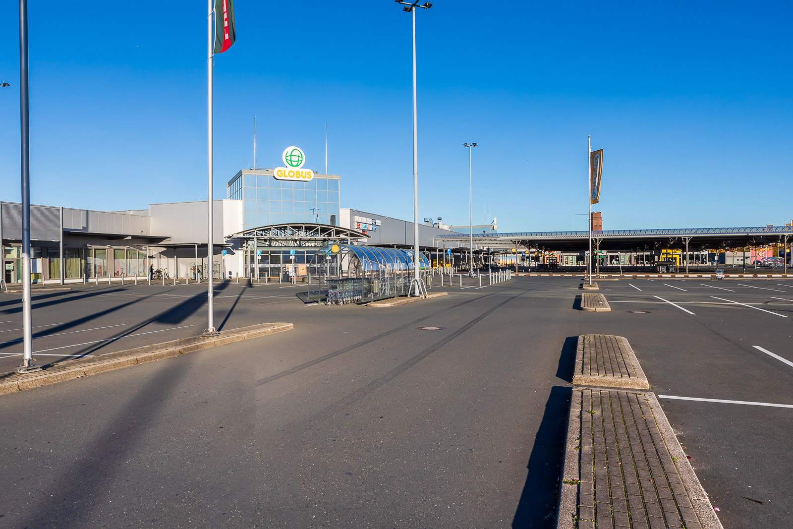Globus-Markt, Tönisvorst - HECKER | architekten